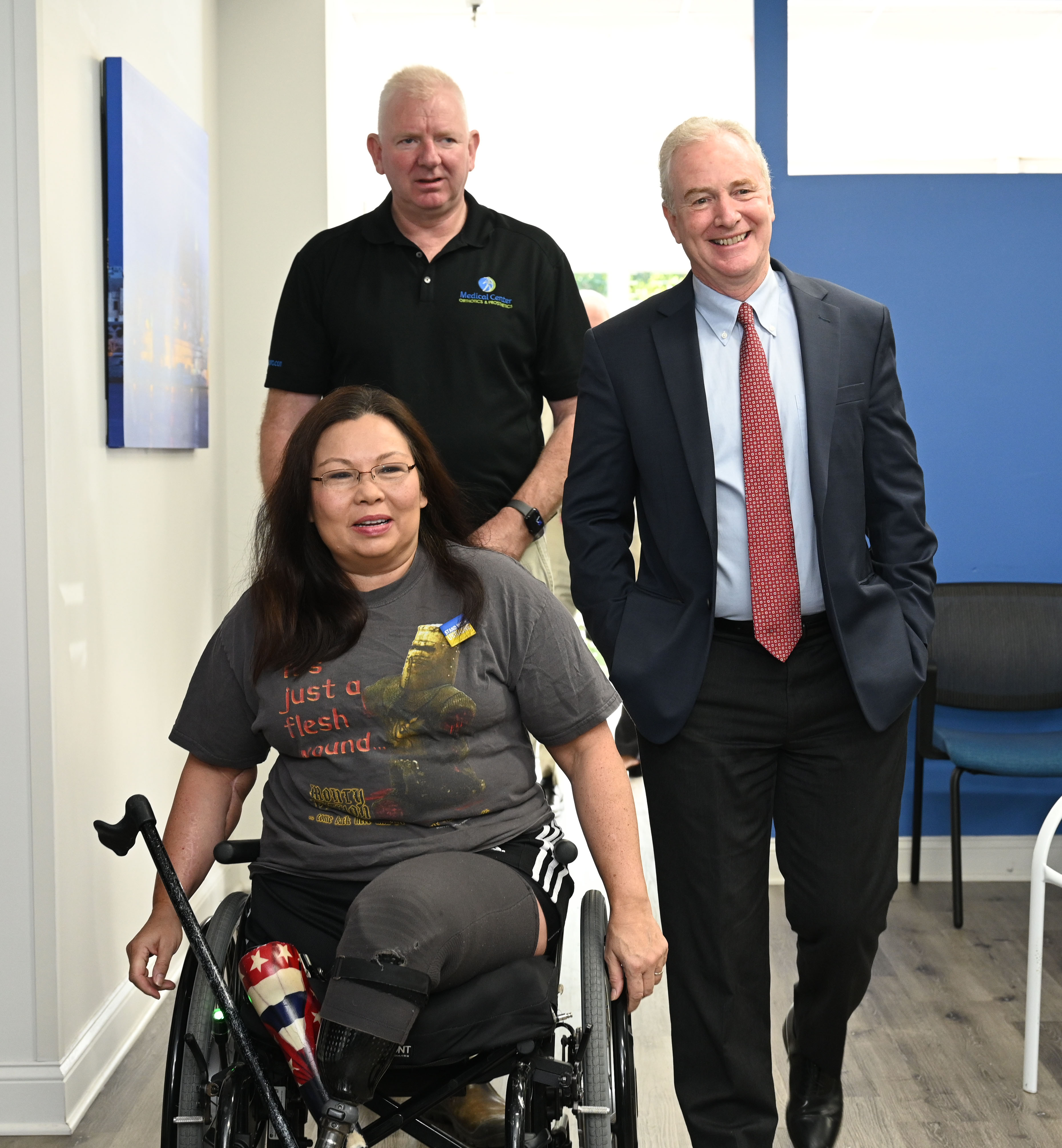 [2022-10-13] Van Hollen, Duckworth Meet Ukrainian Soldier Receiving...